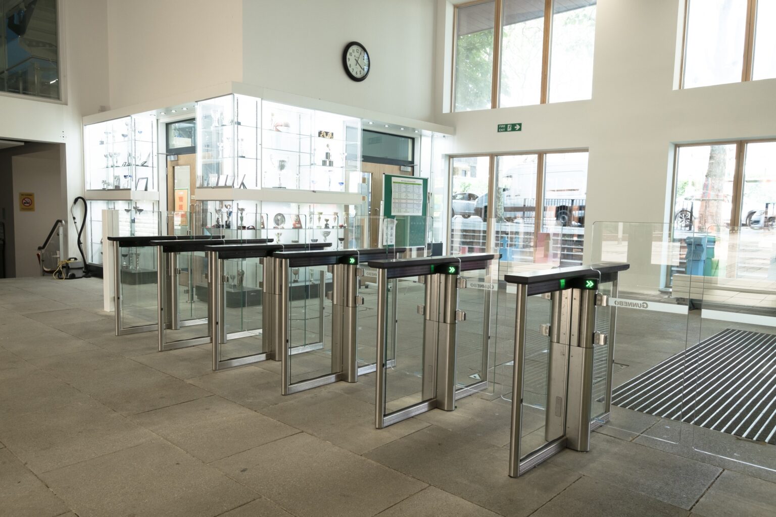 Newham 6th Form College - Woodland Corporate Interiors Ltd