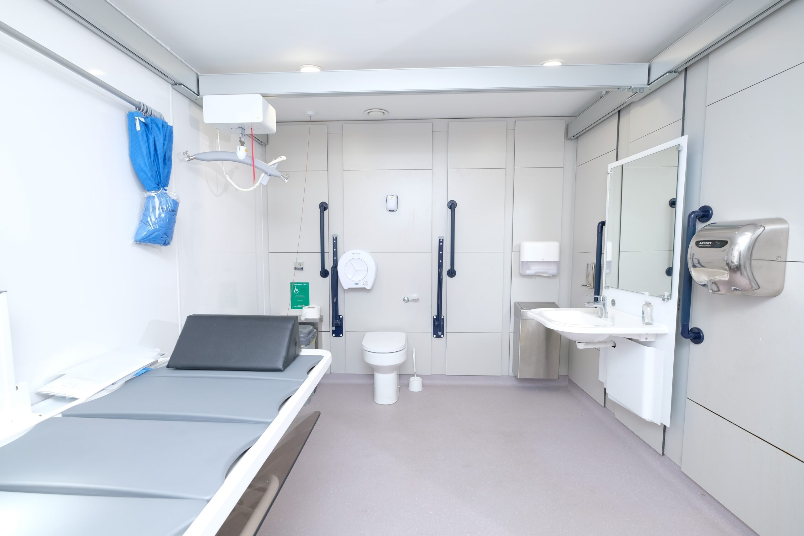 Newham 6th Form College - Woodland Corporate Interiors Ltd